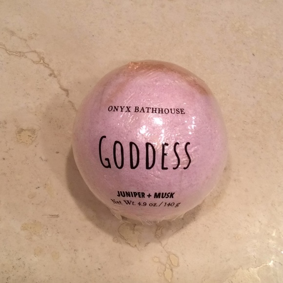 Onyx Bathhouse | Bath & Body | Bath Bomb Goddess Juniper And Musk ...